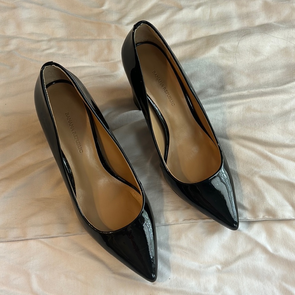 Br Black Patent Leather Chunky Heels - Gem